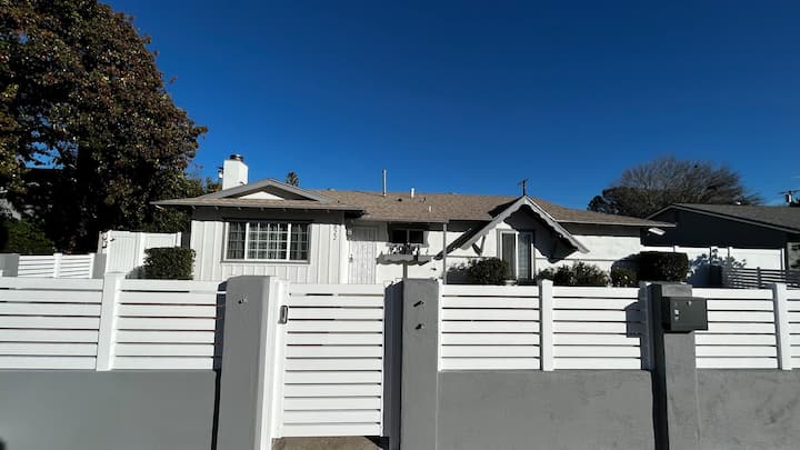 Entire Home Newly Remodeled Bathrooms And Kitchen - Los Ángeles, CA