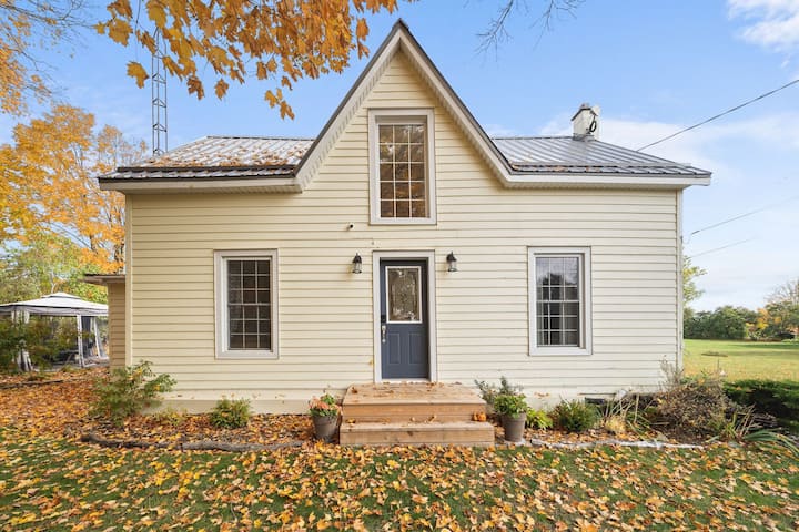 Welcome To Sunnyside-3 Queen Beds 2 Bath-sandbanks - Prince Edward