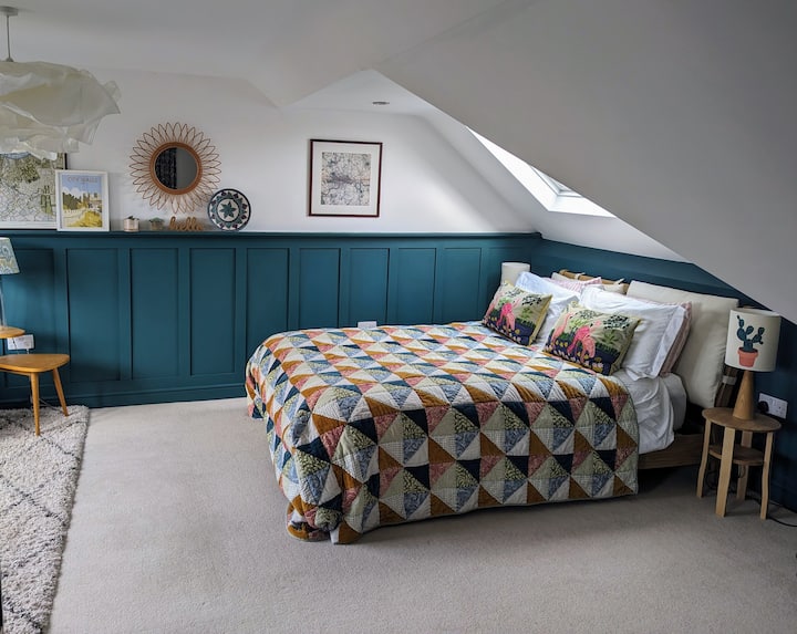 Large Loft Room With En-suite - York