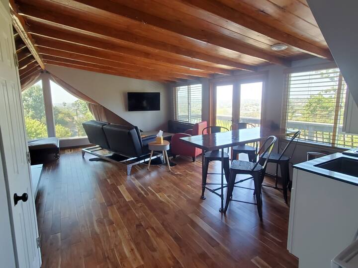 The Carriage House At Mt. Helix - La Mesa, CA