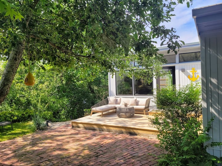 Modern Mid Century In West End With Parking - Provincetown, MA