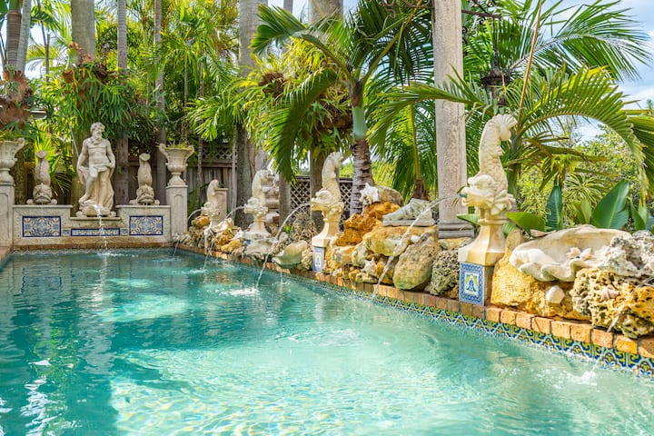 Private Waterfront Villa: Tropical Oasis, Pool. - Fort Lauderdale, FL