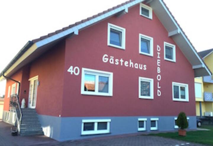 Family Room For 3 To 4 Persons - Rust