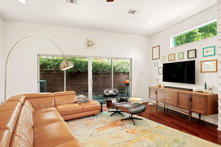 Modern 3br Retreat Walk Downtown Driveway Parking - Texas
