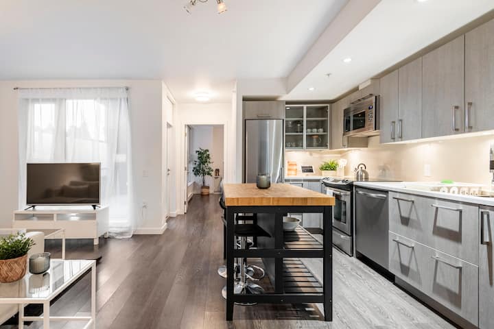 Chic & Spacious 1 Bedroom In Downtown Vancouver - Vancouver