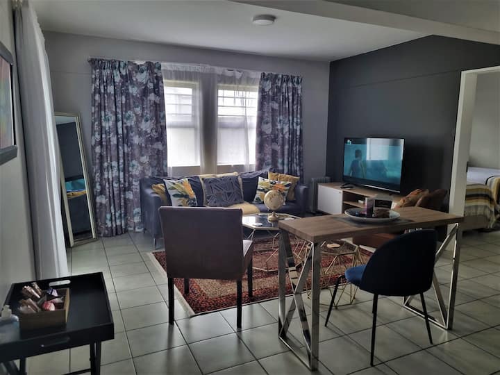 10 Min To Beach & Shopping-@accomocents - Parklands