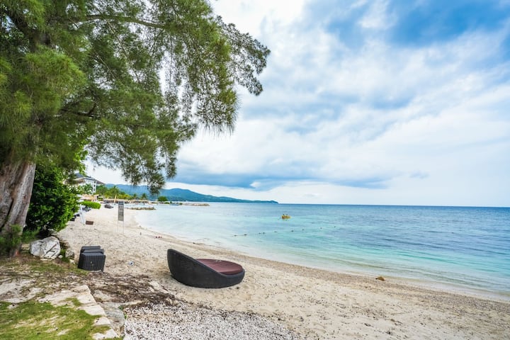 Private Beach Club/food Paradise/sleeps 4/gated - Montego Bay