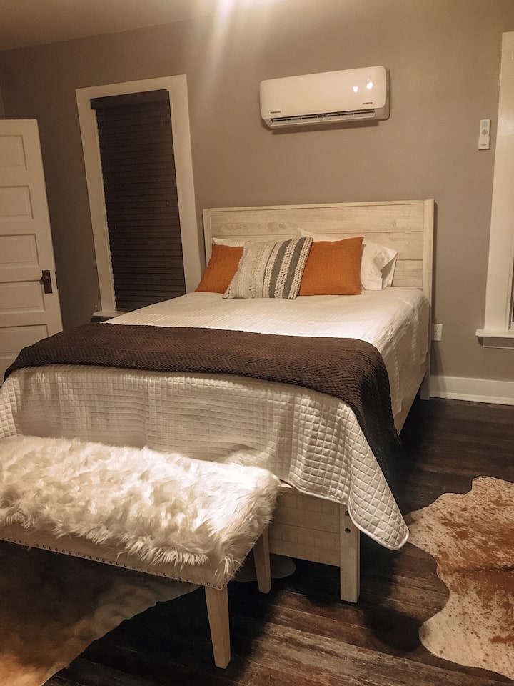 Achterburg House Room #3 - Fort Stockton, TX