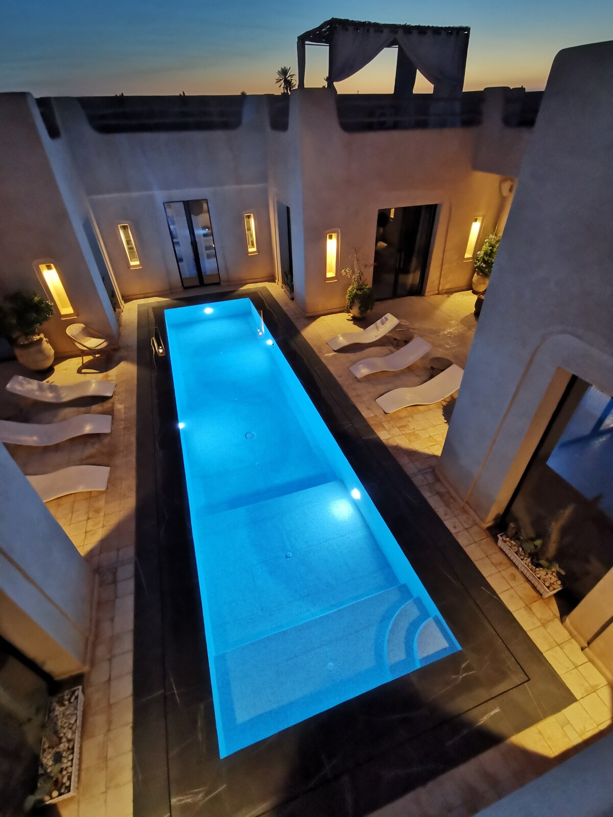 Luxury villa without over view and heated pool - Houses for Rent in ...