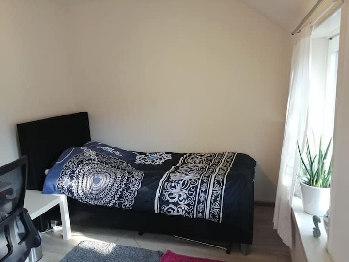 Clean And Quiet Place, Room 2 - Velden