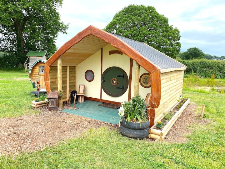 'Zena', A Wonderful Hobbit Cabin - Forest of Dean