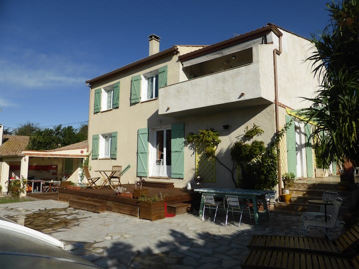 Villa, Piscine, Calme, Mer.  A La Semaine - France