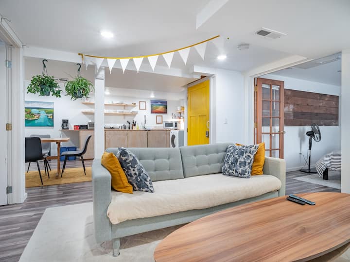 Bright, Clean & Spacious Apt'. 1st Pet Stays Free! - Happy Valley, OR