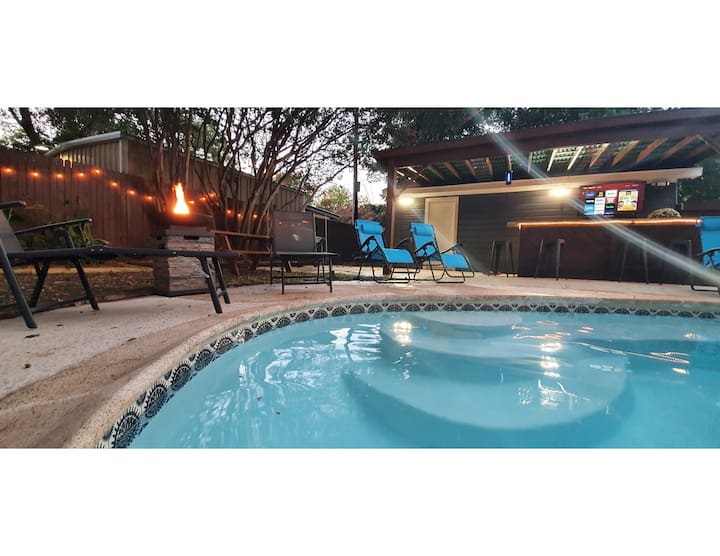 Hidden Heated Poolside Paradise Oasis King Bed Spa - Fort Worth, TX