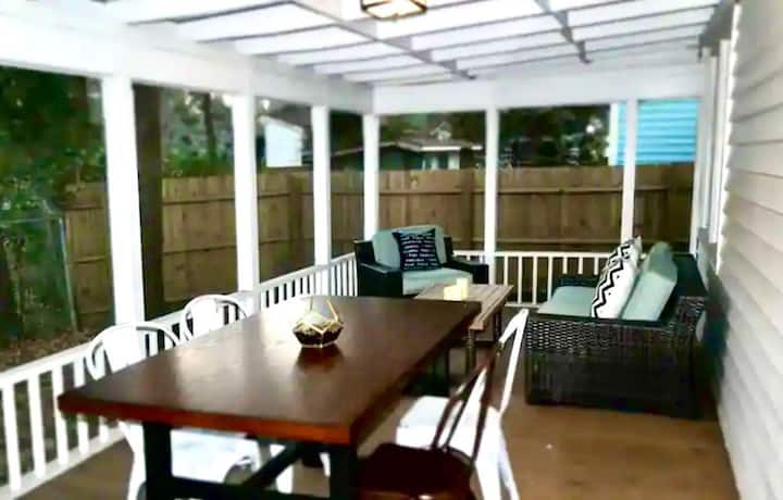 Park Circle Porch Perfection - Charleston, SC