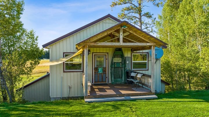 Oliver's Cabin, In The Beautiful Flathead Valley - Columbia Falls, MT