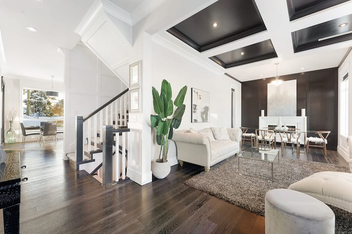 Welcome To The Bold And Modern! - Burnaby