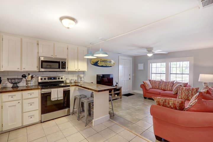 2 Bed, 1 Bath, Full Kitchen, Entire House, Updated - Wilmington Island, GA