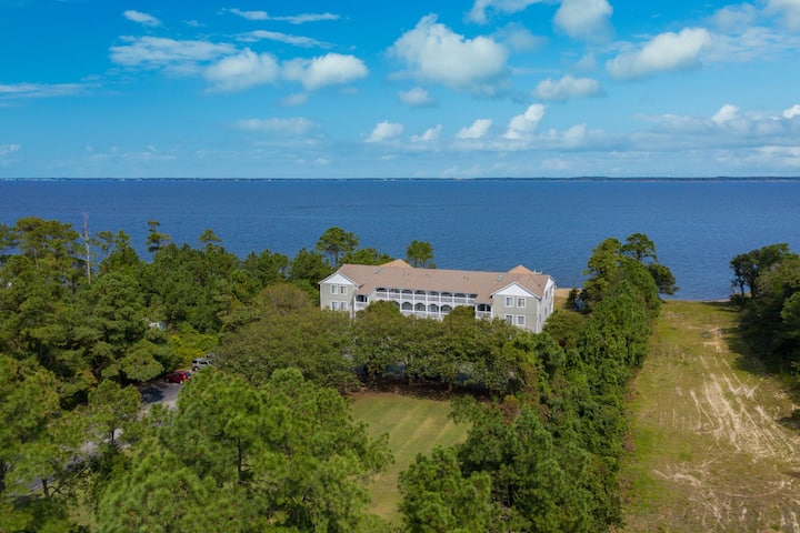 Manteo Waterfront Condo! Fishing Dock! - Manteo, NC