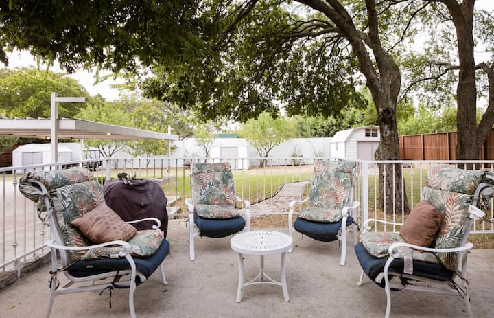 Great House On Big 1 Acre - Groups Big And Small ! - Lancaster, TX