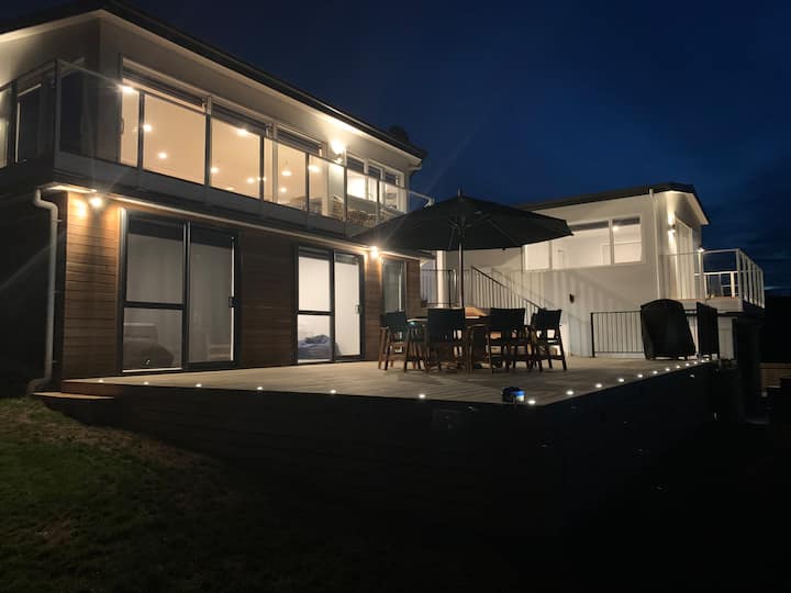 Luxurious House With Panoramic Sea Views - Mangōnui