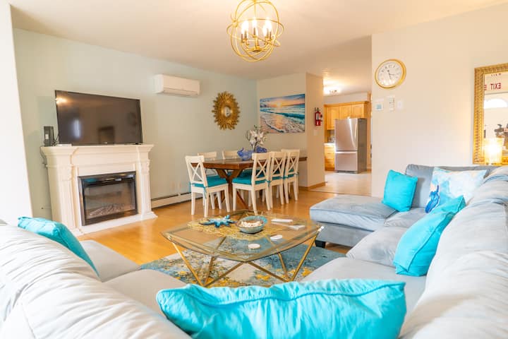 Big House, Hot Tub +Sauna, 10 Min Walk To Beach - Fort Erie