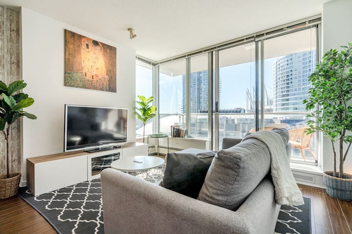 Bcplace/skytrain/waterview/pool/sauna/hottub/5 Ppl - Vancouver