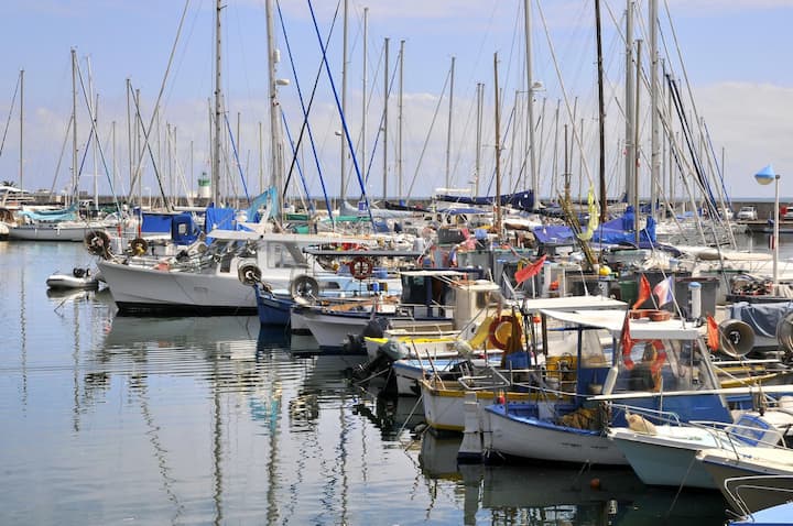 F2 Climatisé à Golfe -Juan Au Port Azur. Piscine - Golfe-Juan