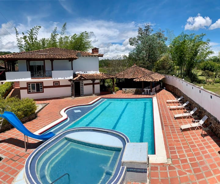 22 Personas. Piscina Jacuzzi -Climatizado. Bar.bbq - Guatapé