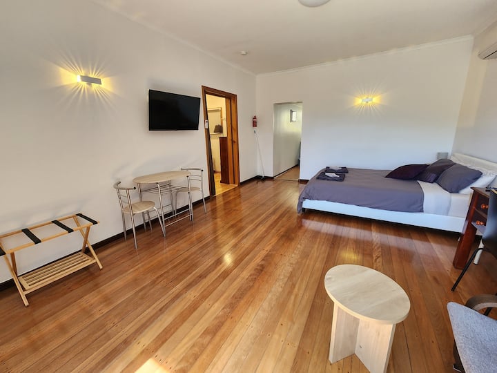 Spacious And Comfortable Garden View Unit - 南オーストラリア州