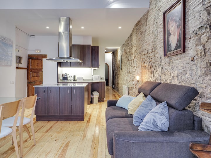 Central Borne Close To The Beach And Las Ramblas - Barcelone