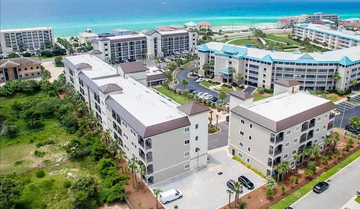 New Luxury Condo, Steps To The Beach/pool-sleeps 8 - Miramar Beach, FL