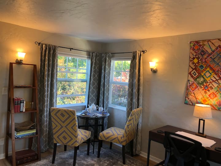 Private Bird's Eye View Apartment - Cambria, CA