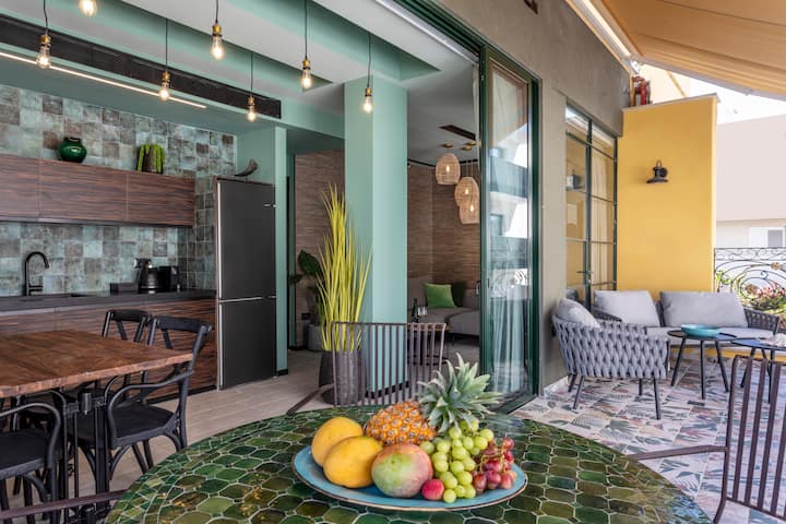 Large 2bedroom 2 Bath And Balcony. Beach & Market - Tel Aviv