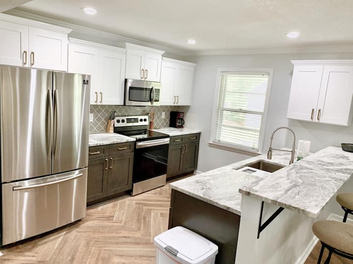 Charming 3br/2ba Home W/ Yard – 15 Min To Downtown - Charleston, SC