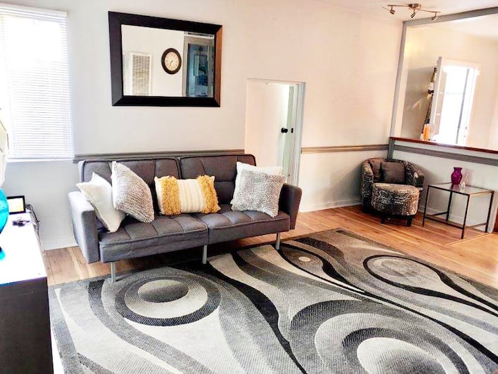 Santa Monica Gem - Santa Monica, CA