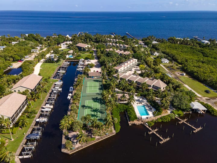 Bokeelia Island Vacation Rentals & Homes - Bokeelia, FL | Airbnb