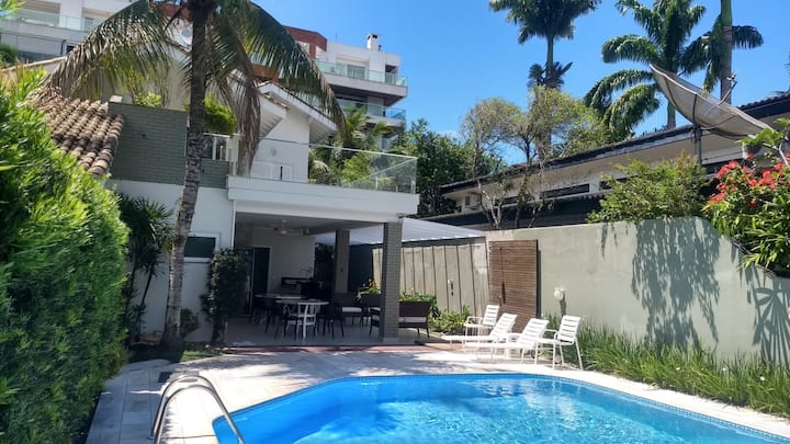Casa De Alto Padrão Na Riviera - Próxima à Praia - Bertioga