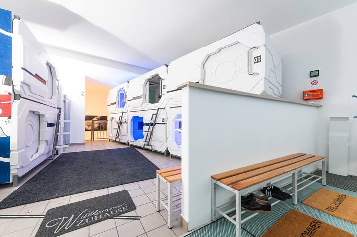 Space Homes - Inner City (Capsule 08) - Vienna