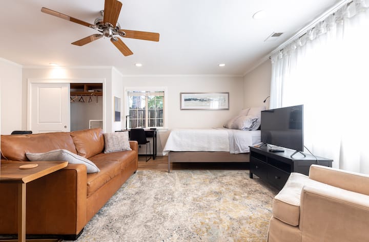 Walnut Creek Business Suite
Peaceful Setting - Walnut Creek, CA