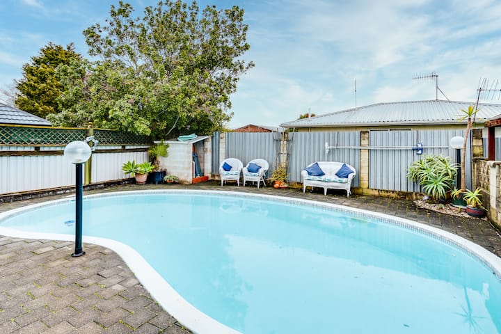 Sunny Family Haven With Pool - Napier