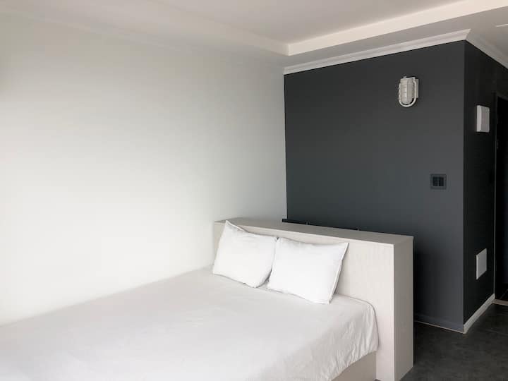 제주바다가바로보이는 Heechuls Room (Oceanview/airport10min) - Jeju