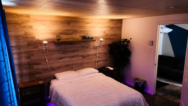 Petit Studio Très Intime, Avec Spa Intérieur. - Shawinigan