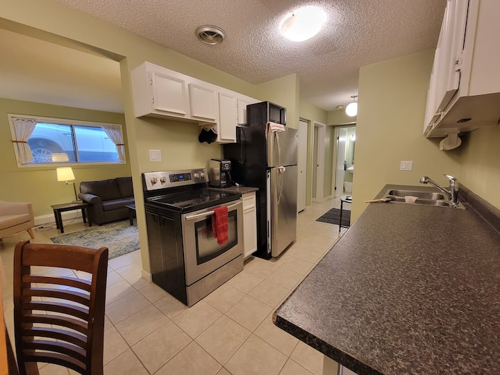 Spacious 1br Near University Of Sask - Saskatoon