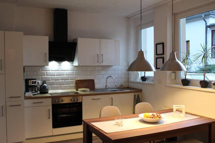 Moderne, Großzügige Wohnung In Ruhiger Lage - Essen