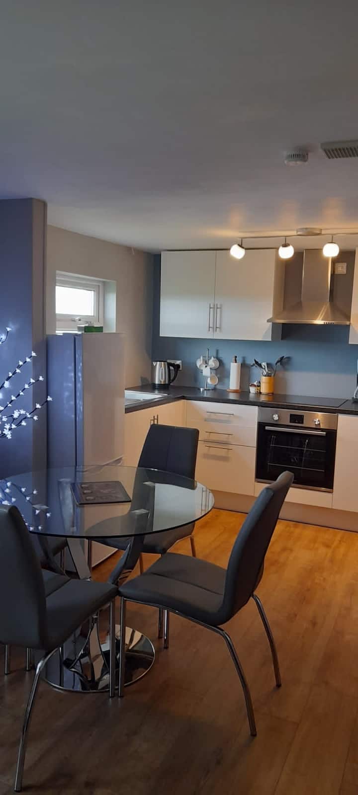 Modern Apartment In A Family Run Pub- Coastal Path - Solva