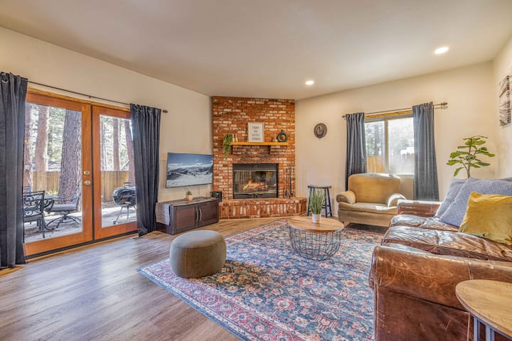 Big Red Den- Ac! Fenced Yard For Pets! Hot Tub! - Big Bear Lake