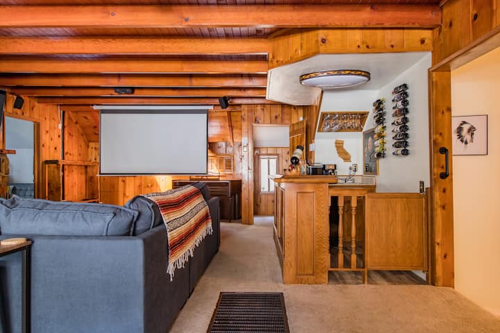 Vintage Mountain Charm: The Foxhole - San Bernardino, CA