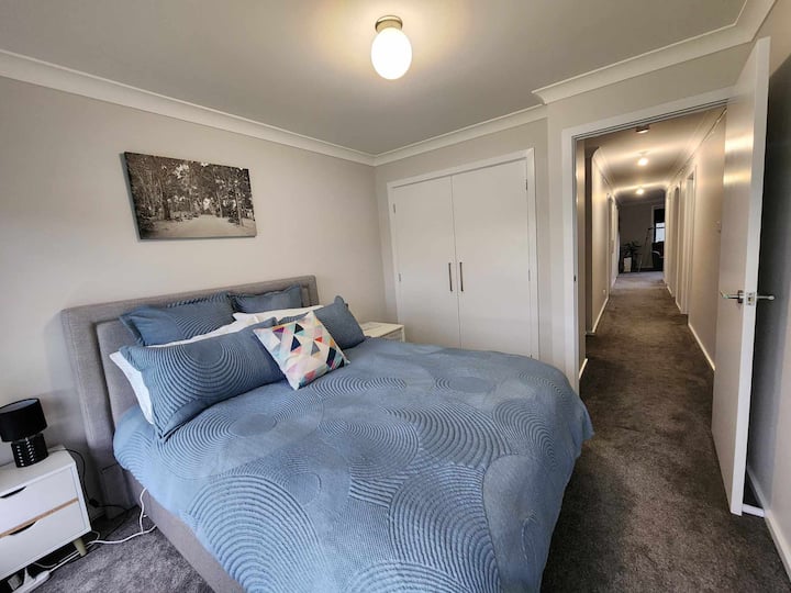 3 Queen Bedrooms & Lounge Room - Sleeps 6 - Oberon