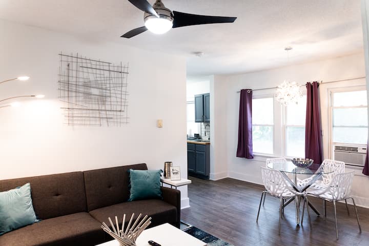 Modern Cozy 'N Safe 1br, Parking - Indianapolis, IN
